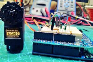 Webcam Servo Sweep (v1) - Codrey Electronics